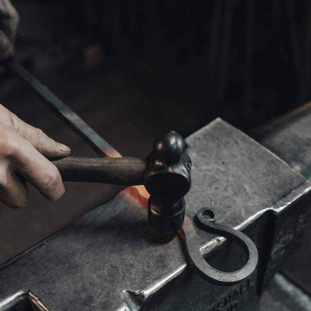 History of Surnames in England | Family Wise